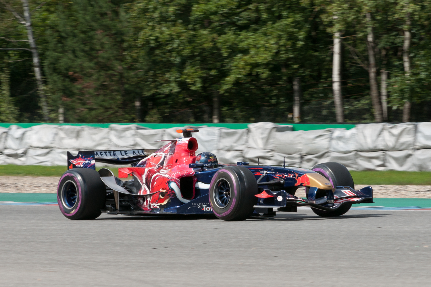 BOSS GP Brno, aneb F1 Toro Rosso STR3-04 s kterou Vettel nestartoval