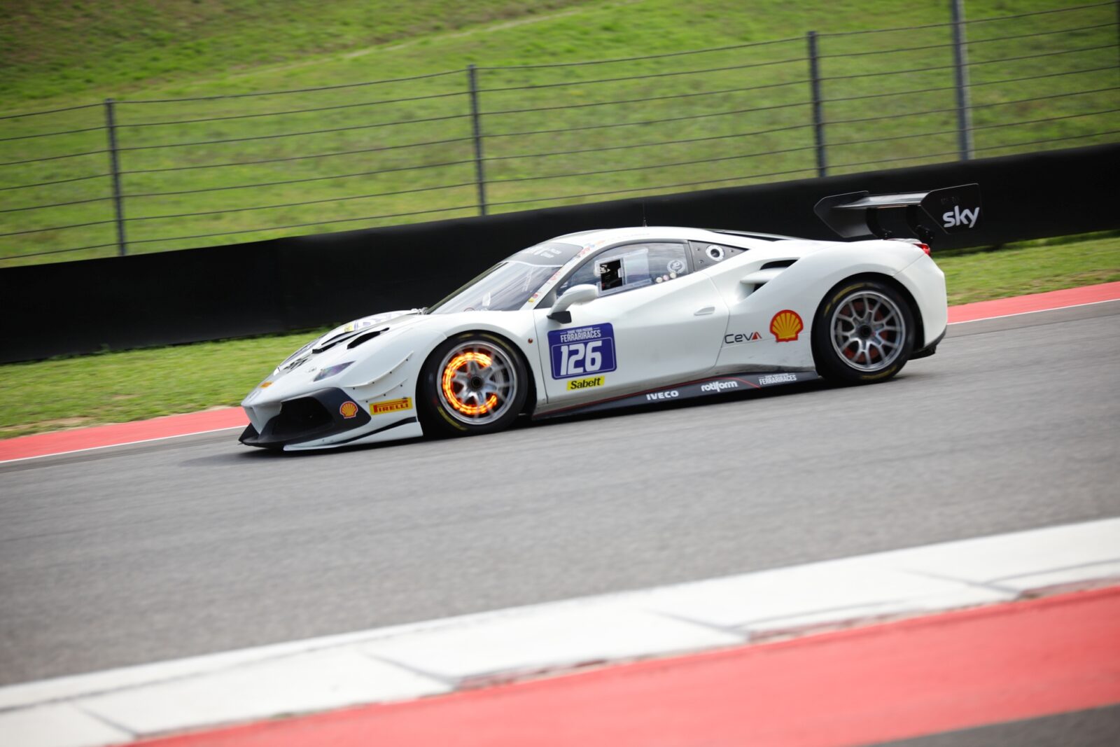 Mezi vítězi Ferrari Challenge i Franz Engstler
