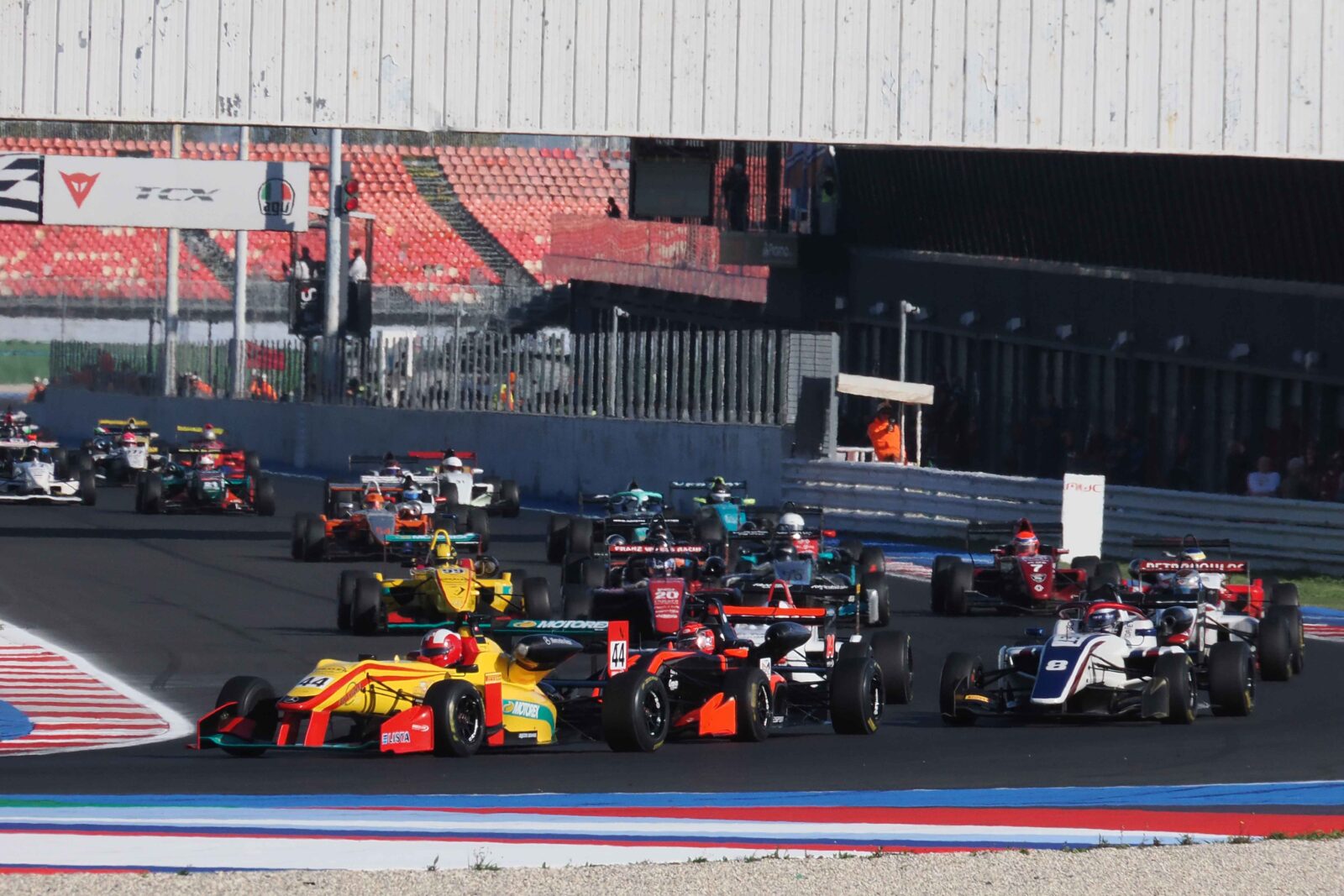 Drexler-Automotive Formel Cup: Úspěšná sezóna 2025 zakončena v Misanu